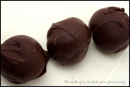 cathy's kitchen journey: Dairy Free Oreo Truffles